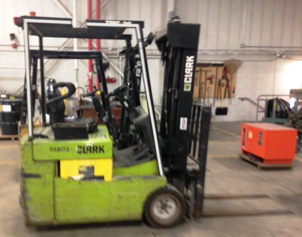 Clark TMG-20 Fork Truck 3700 lb (950172)