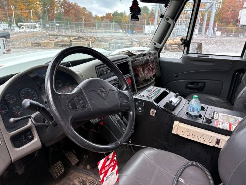 SALVAGE - 2013 International Altec Material Handler (860067)