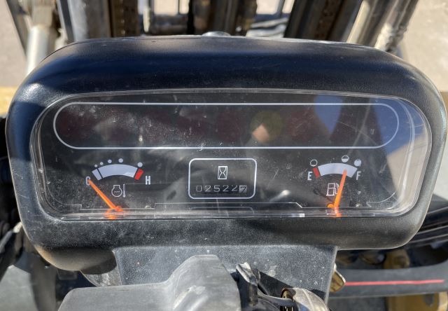 2001 Caterpillar DP30K Forklift (950442)