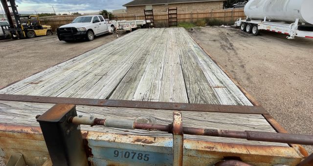 1981 CMP Flatbed Trailer (910785)