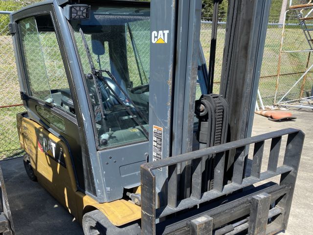 2011 Caterpillar EP4000 Electric Forklift w/ Charger (950814)