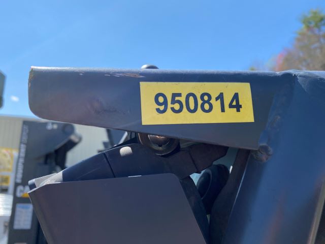 2011 Caterpillar EP4000 Electric Forklift w/ Charger (950814)