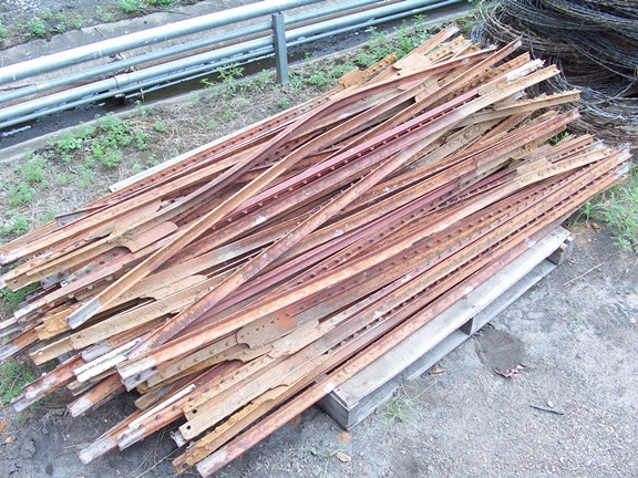 Barbed Wire Fence Metal Posts