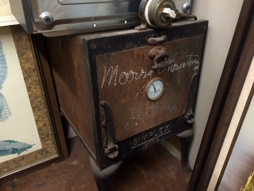 One (1) vintage Simplex oven - Item Inquiry